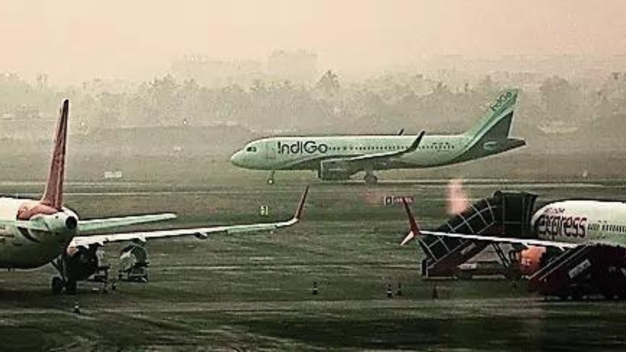 One-Hand Bag Rule Vital Amid Power Bank Fire Risks on Flight